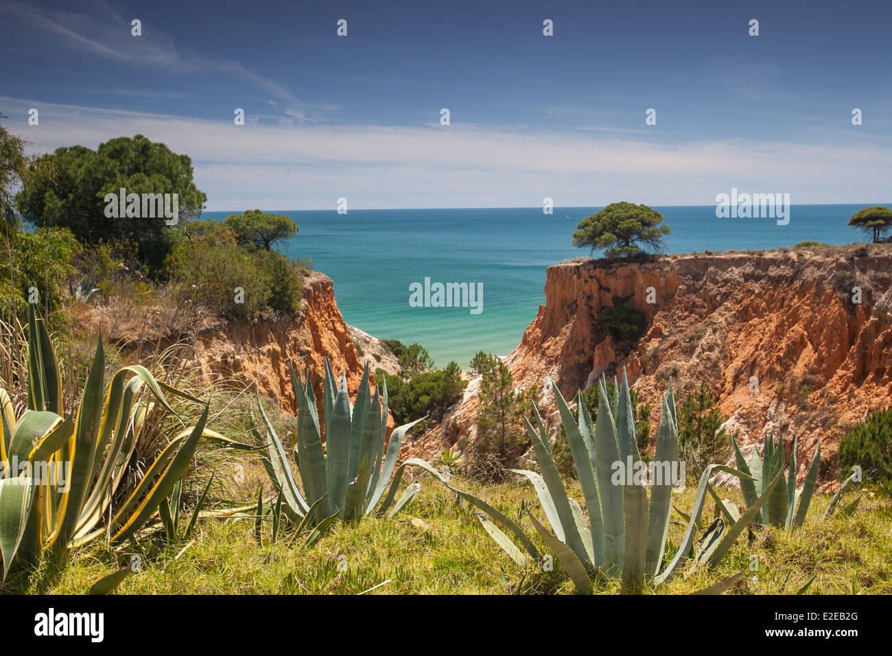 Portugal algarve red rocks hi-res stock photography and images - Alamy