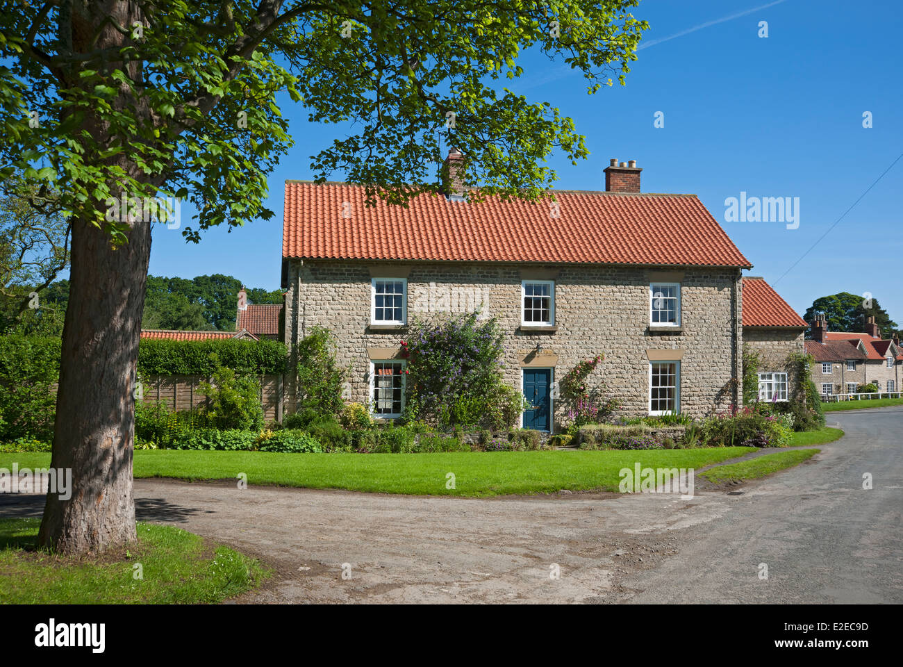 Hovingham village hi-res stock photography and images - Alamy