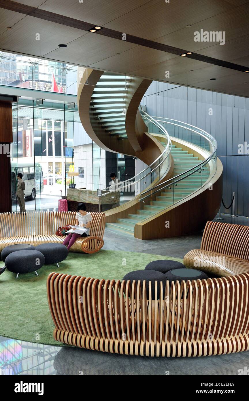 Apartment building lobby hi-res stock photography and images - Alamy