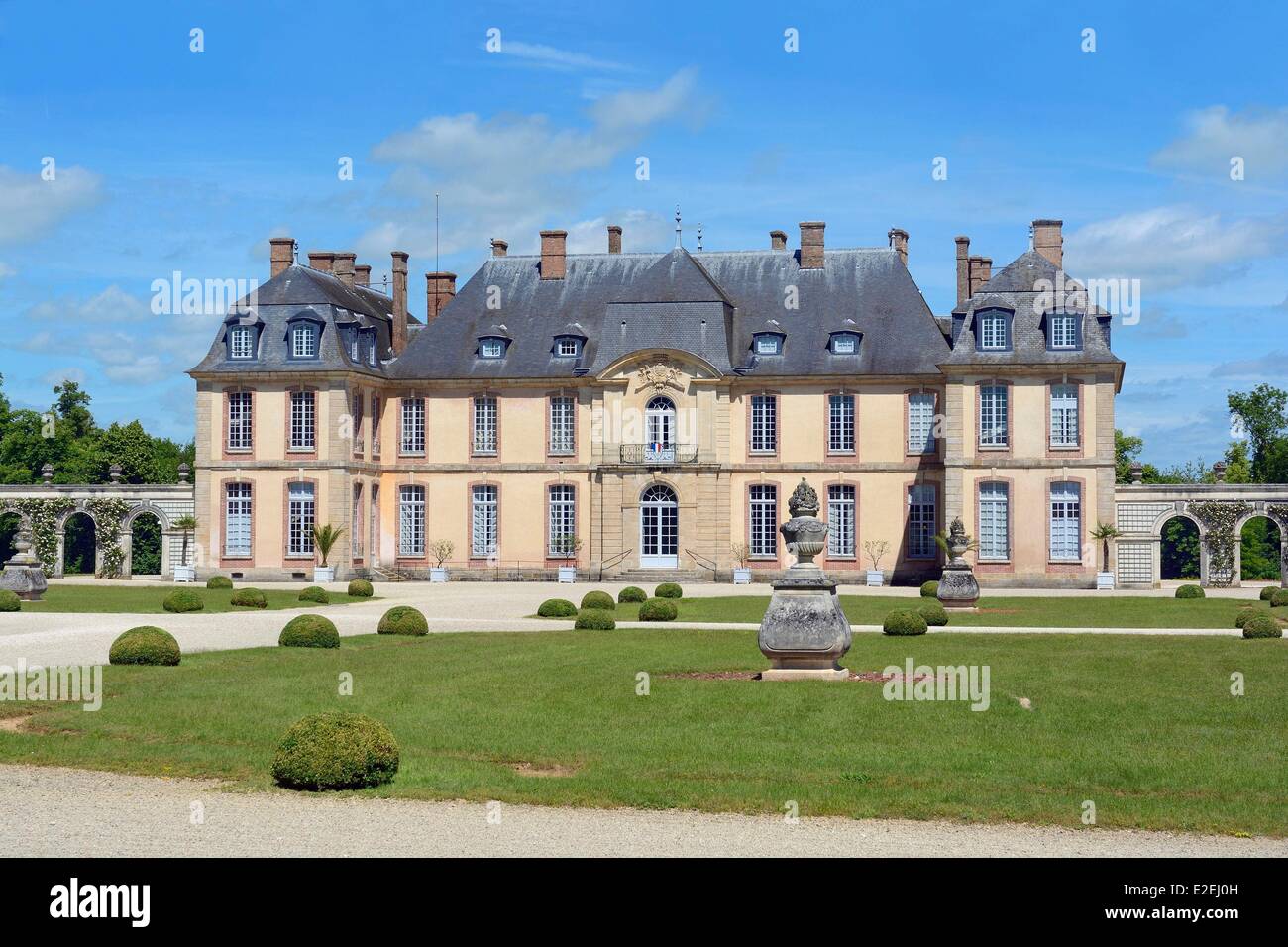 France, Aube, La Motte Tilly, the castle of La Motte Tilly Stock Photo ...