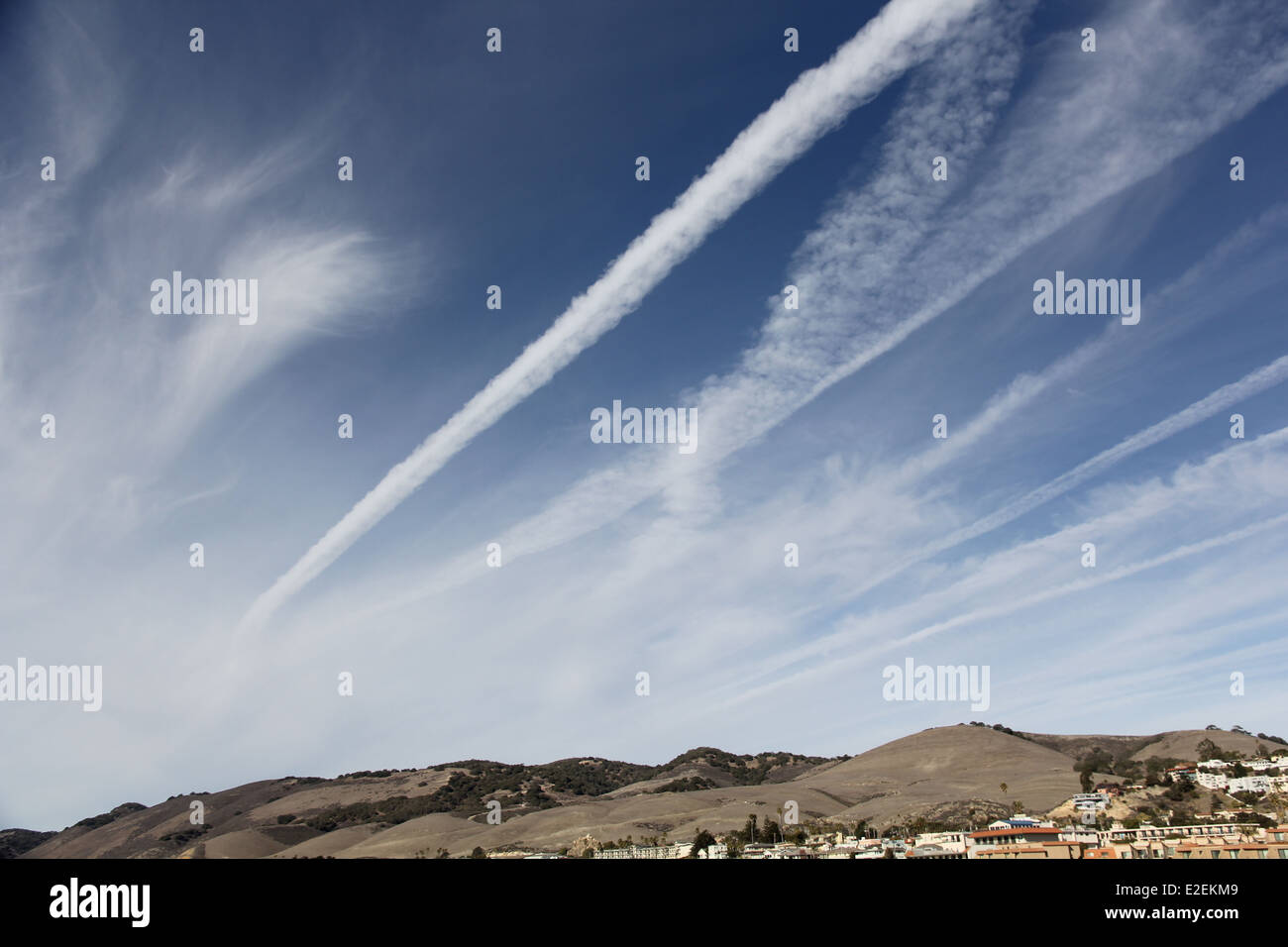 Streaking clouds hi-res stock photography and images - Alamy
