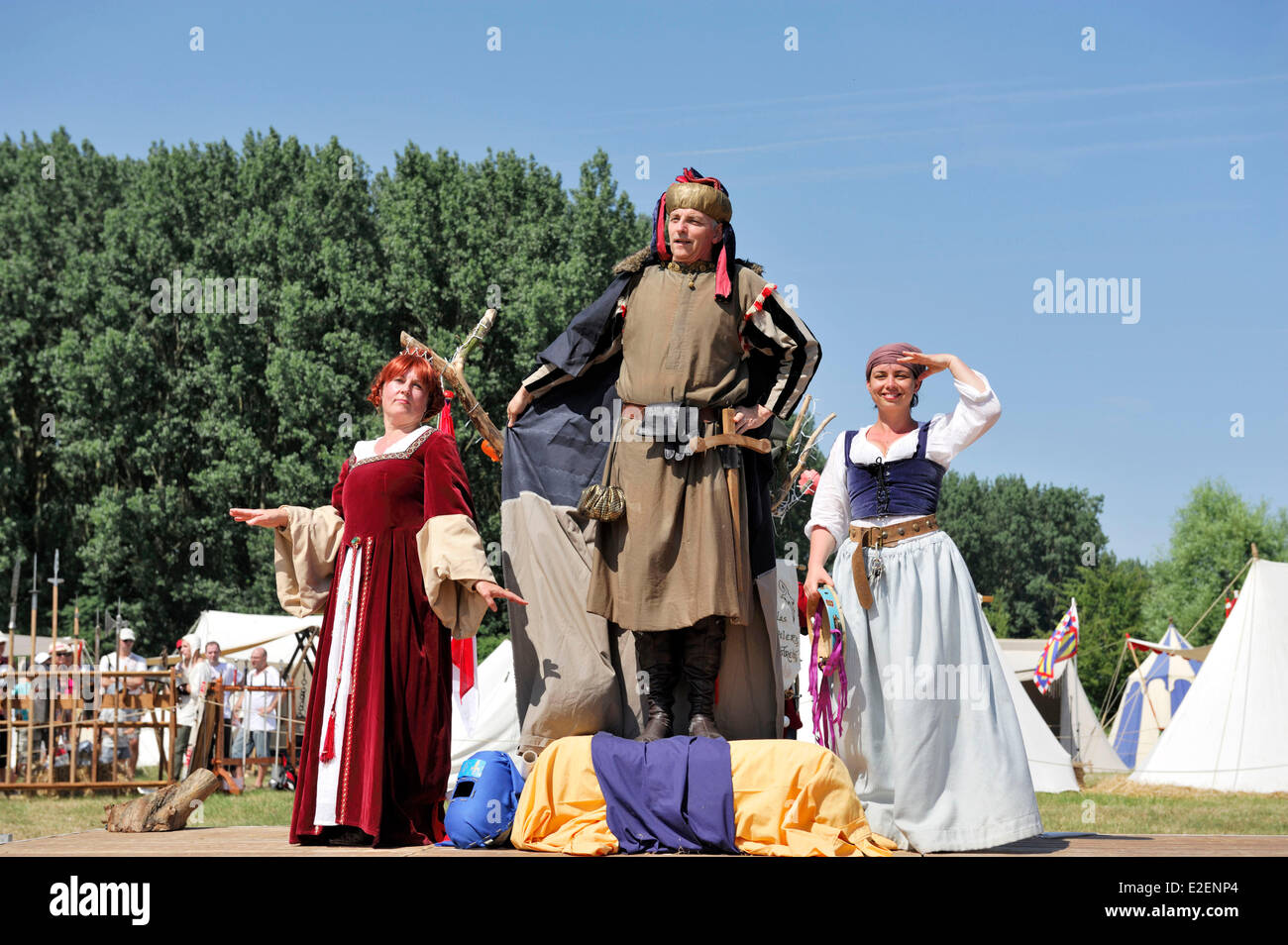 Medieval actors hi-res stock photography and images - Alamy