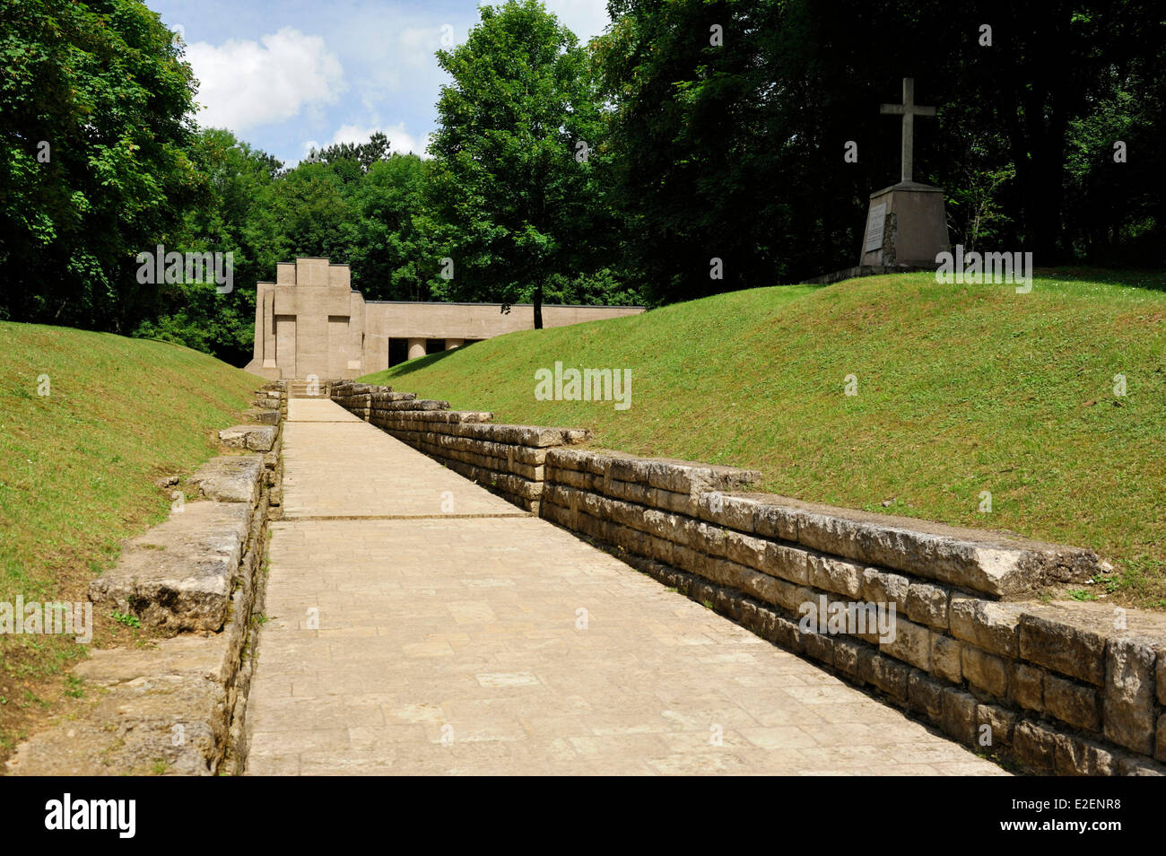 First world war battle of verdun cross hi-res stock photography and ...