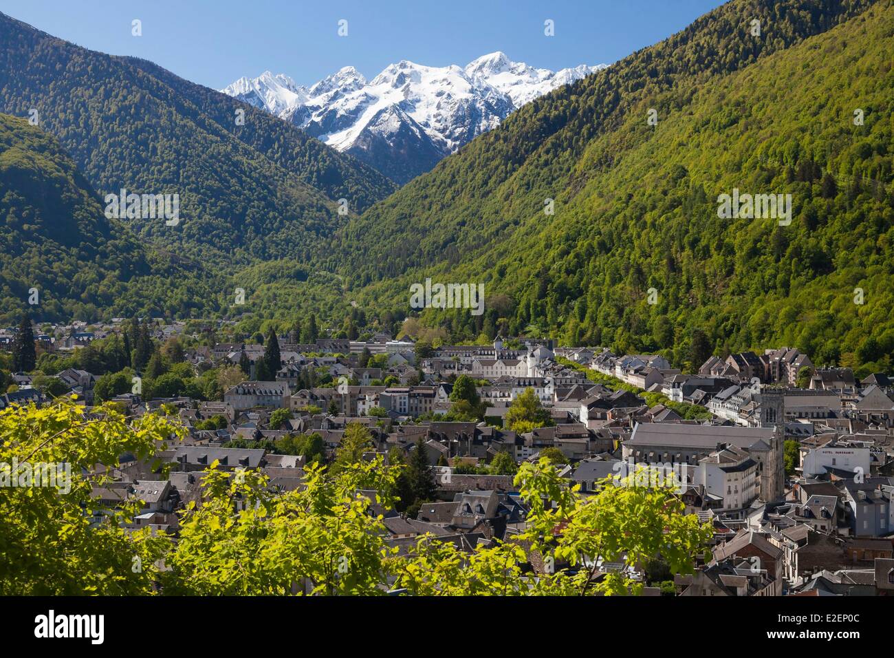 Bagneres de luchon snow hi-res stock photography and images - Alamy