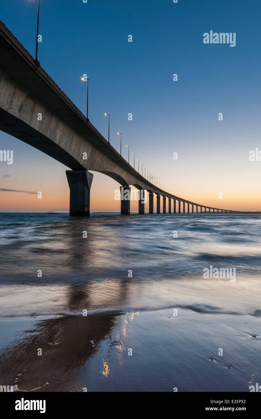 France, Charente Maritime, Ile de Re, Rivedoux Plage, the bridge ...