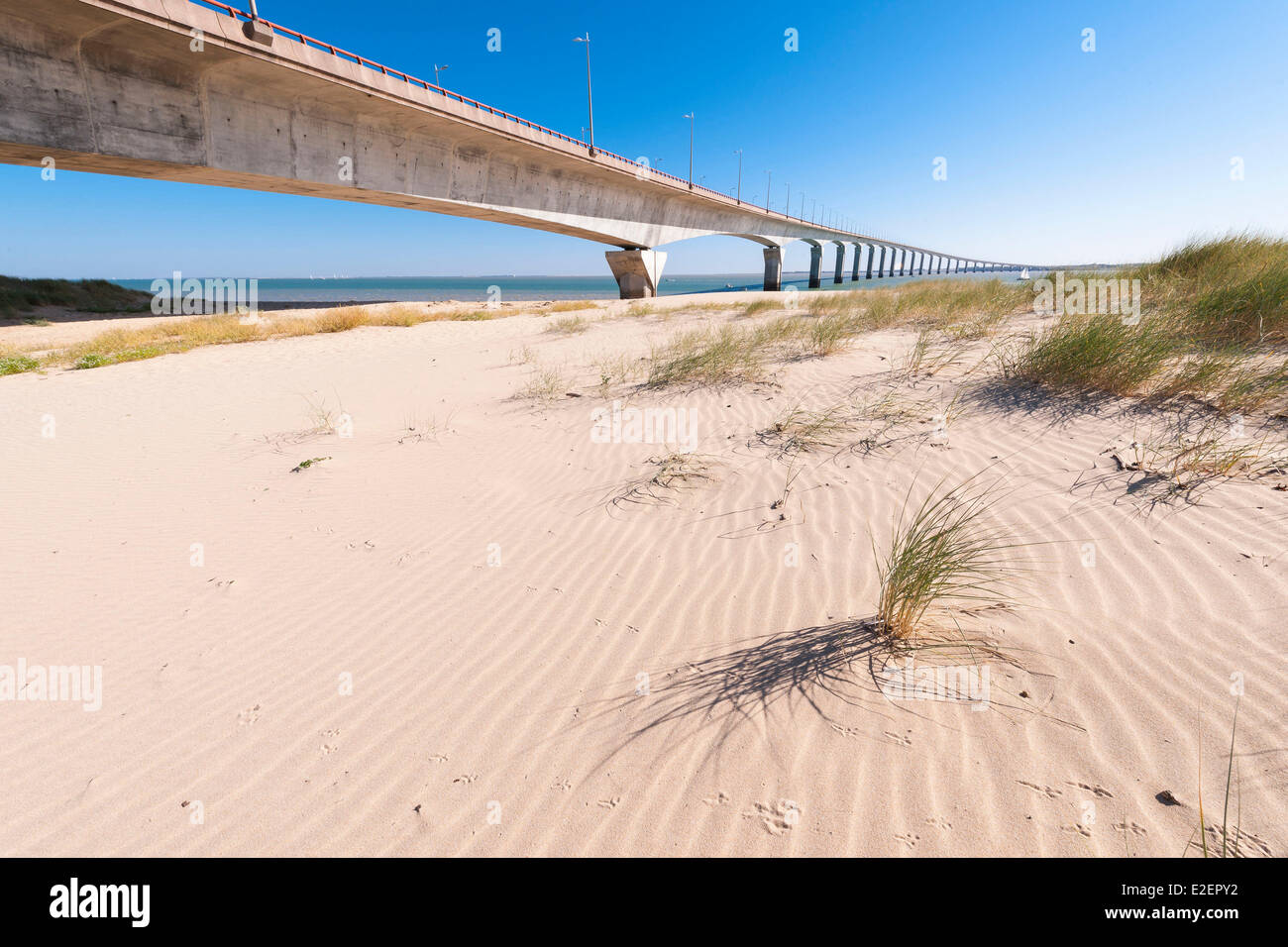 France, Charente Maritime, Ile de Re, Rivedoux Plage, the bridge ...