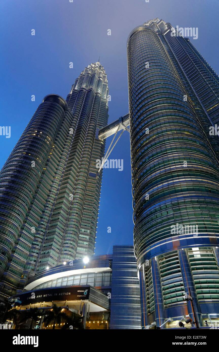 Malaysia, Kuala Lumpur, Petronas Twin Towers designed by the Argentine ...