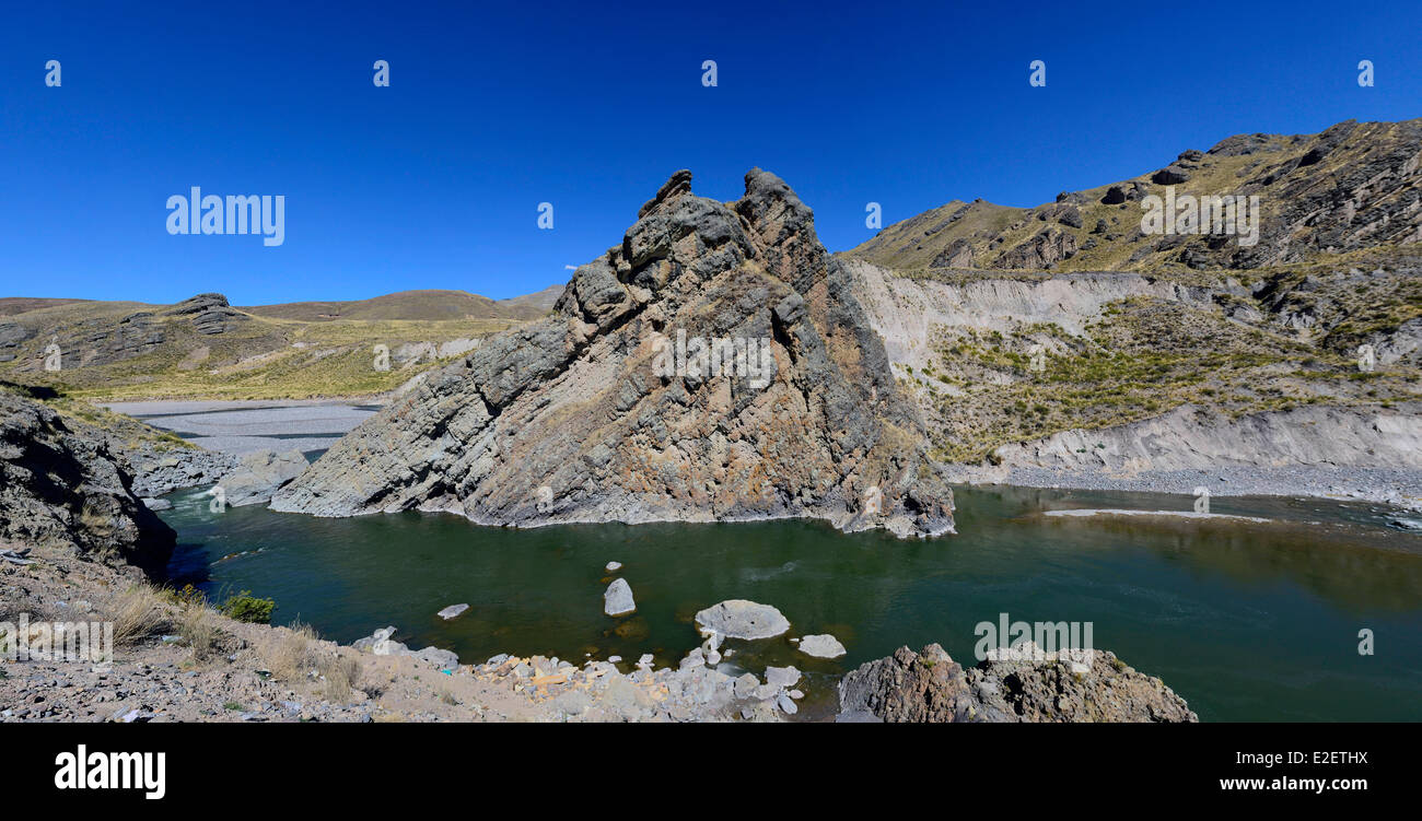 Peru, Arequipa province, Ccescca, gorges of the river Colca at the ...