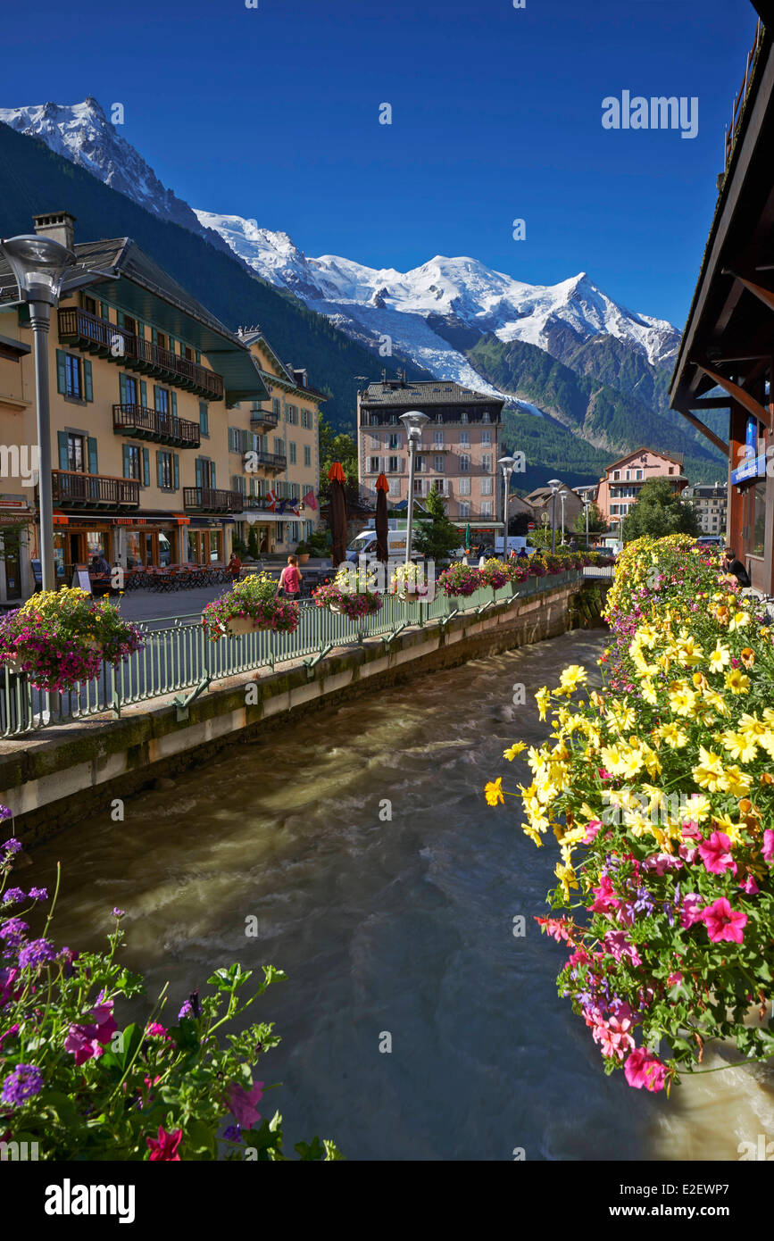 Chamonix village hi-res stock photography and images - Alamy