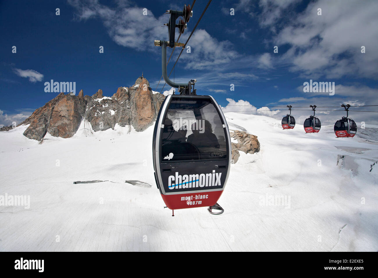 France, Haute Savoie, Chamonix Mont Blanc, cable car Aiguille du Midi (3842m) Pointe Helbronner ...