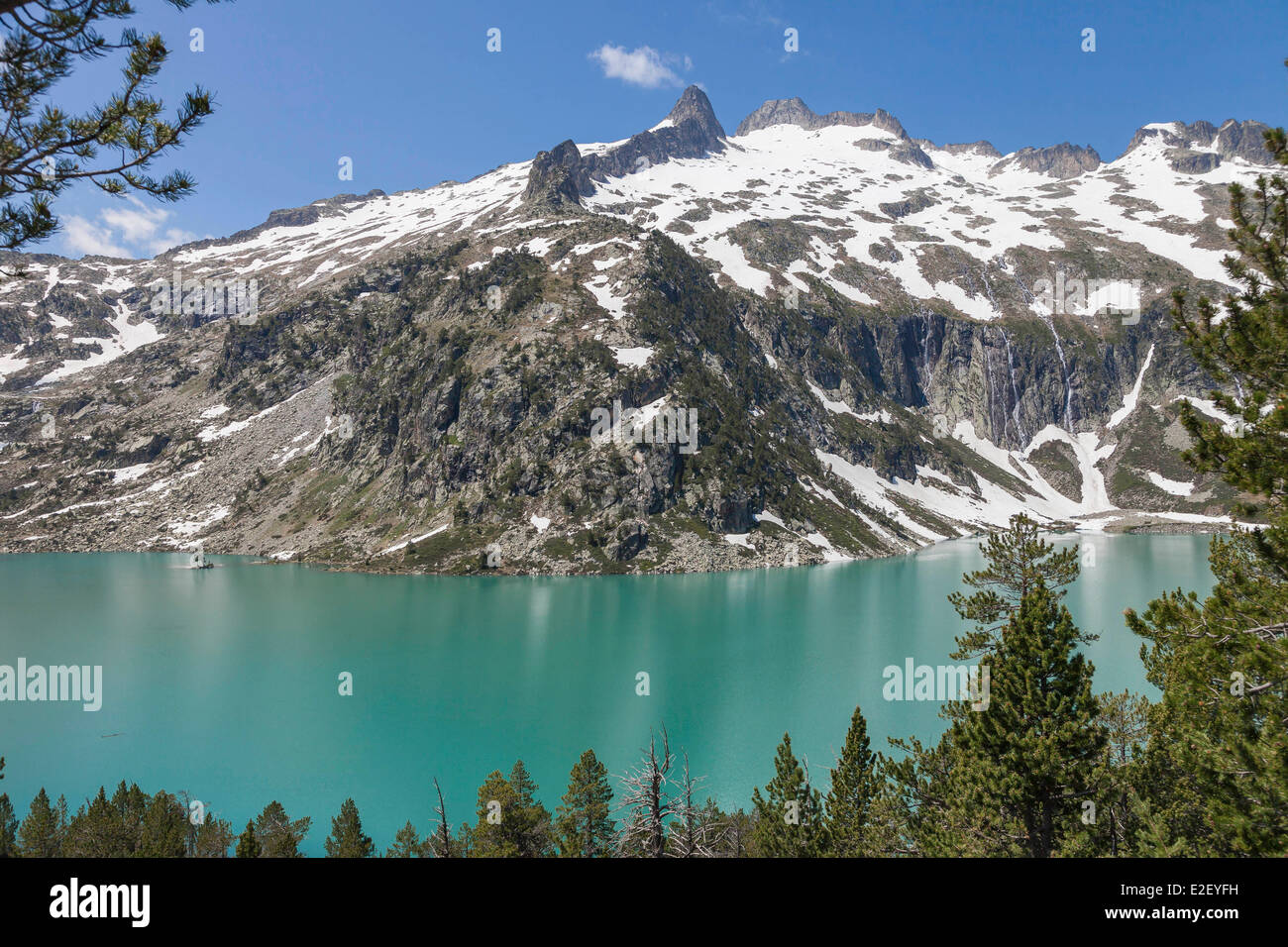 France, Hautes Pyrenees, Aragnouet, Aubert lake and Neouvielle peak ...