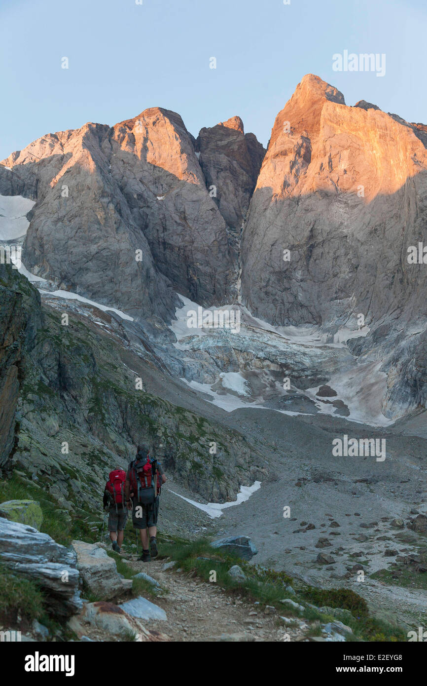 France, Hautes Pyrenees, Cauterets, hikers on the GR10 footpath to ...