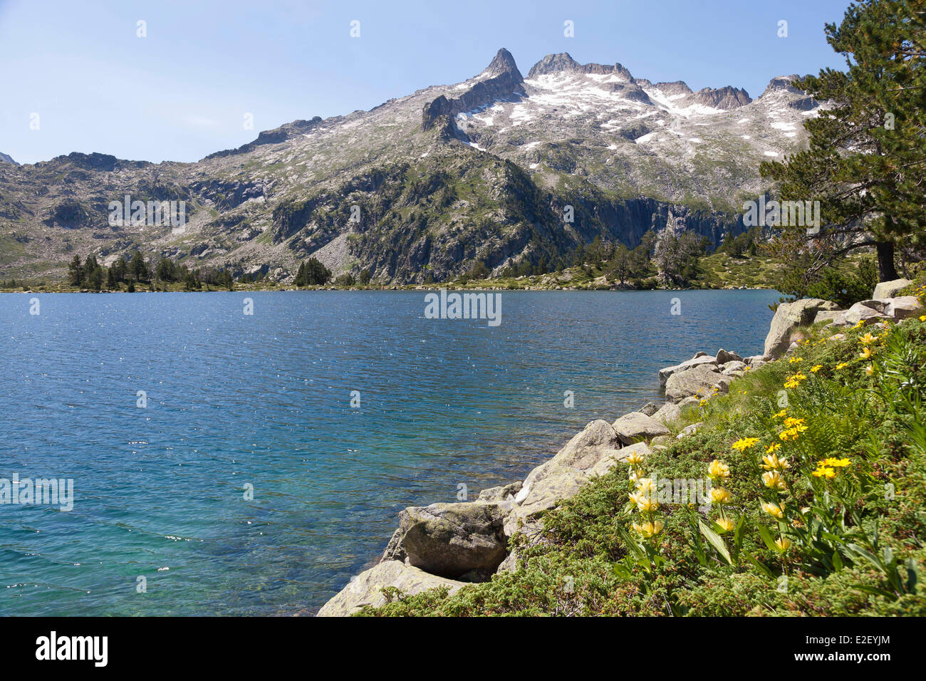 France, Hautes Pyrenees, Aragnouet, Neouvielle massif, Neouvielle peak ...