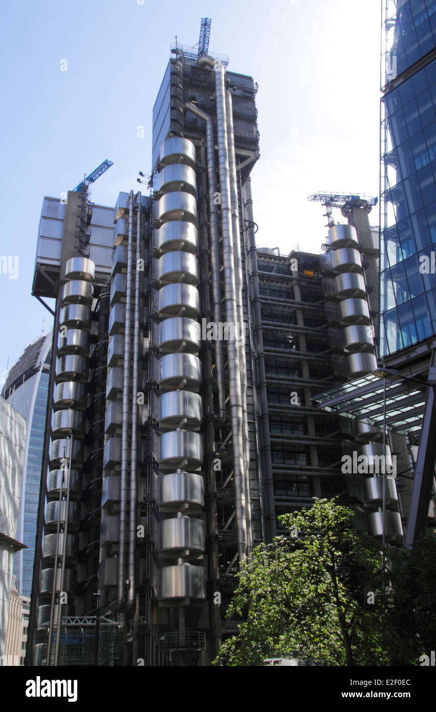 Lloyds building in the city of london hi-res stock photography and ...