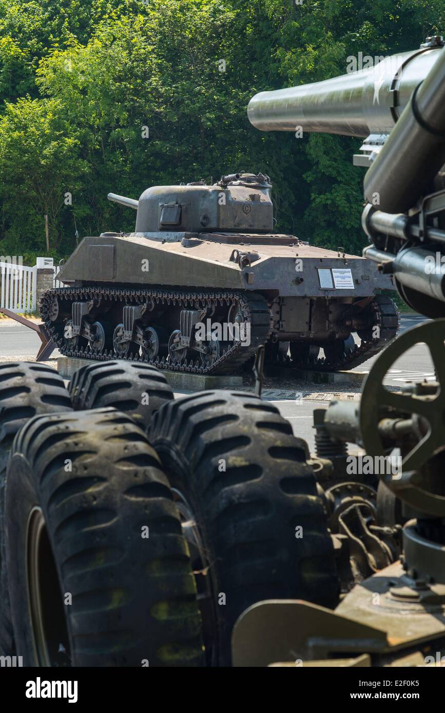 American 155 mm artillery hi-res stock photography and images - Alamy