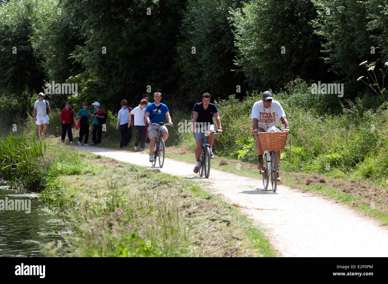 May bumps on river cam hi-res stock photography and images - Alamy