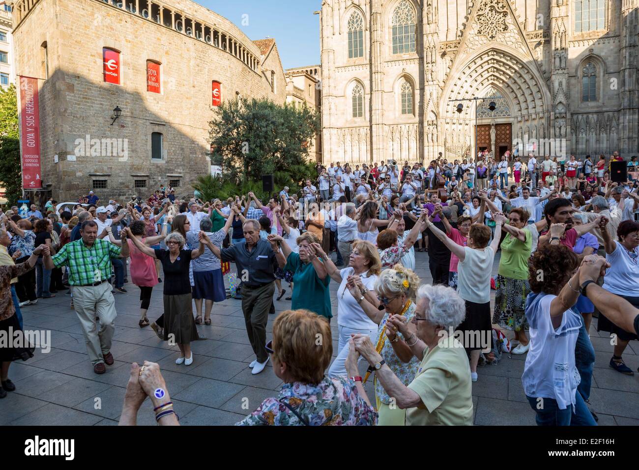 Barcelona dance dancing woman hi-res stock photography and images - Alamy