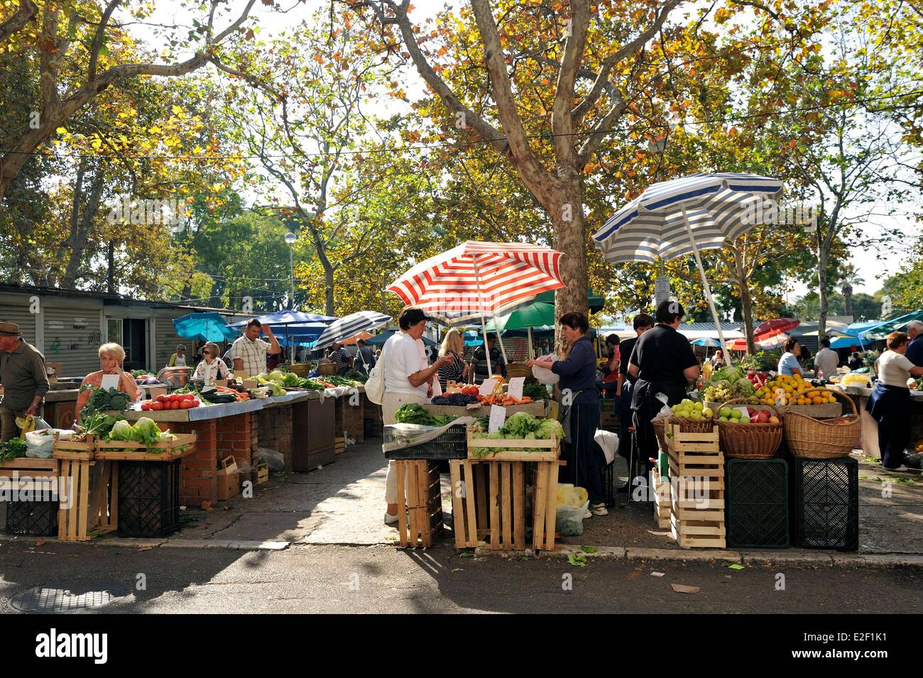 Croatia, Dalmatian coast, Split, the big market Stock Photo - Alamy