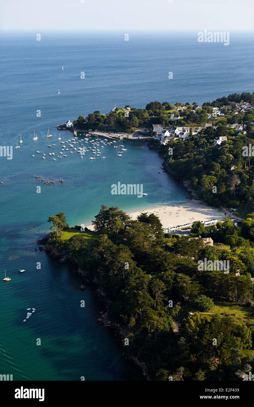 France, Finistere, Nevez, mouth of the Aven river, Port Manec'h beach ...
