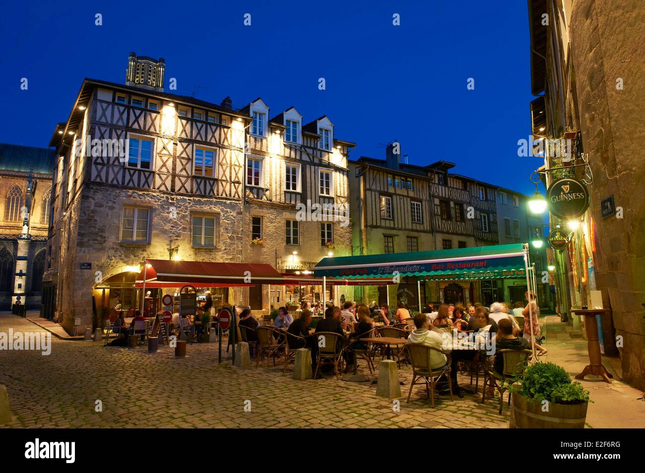 France, Haute Vienne, Limoges, timbered houses the square of Haute city ...