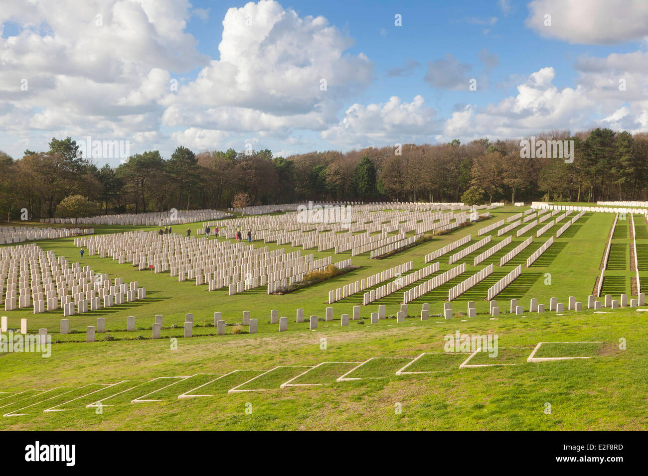 Etaples military cemetery france hi-res stock photography and images ...