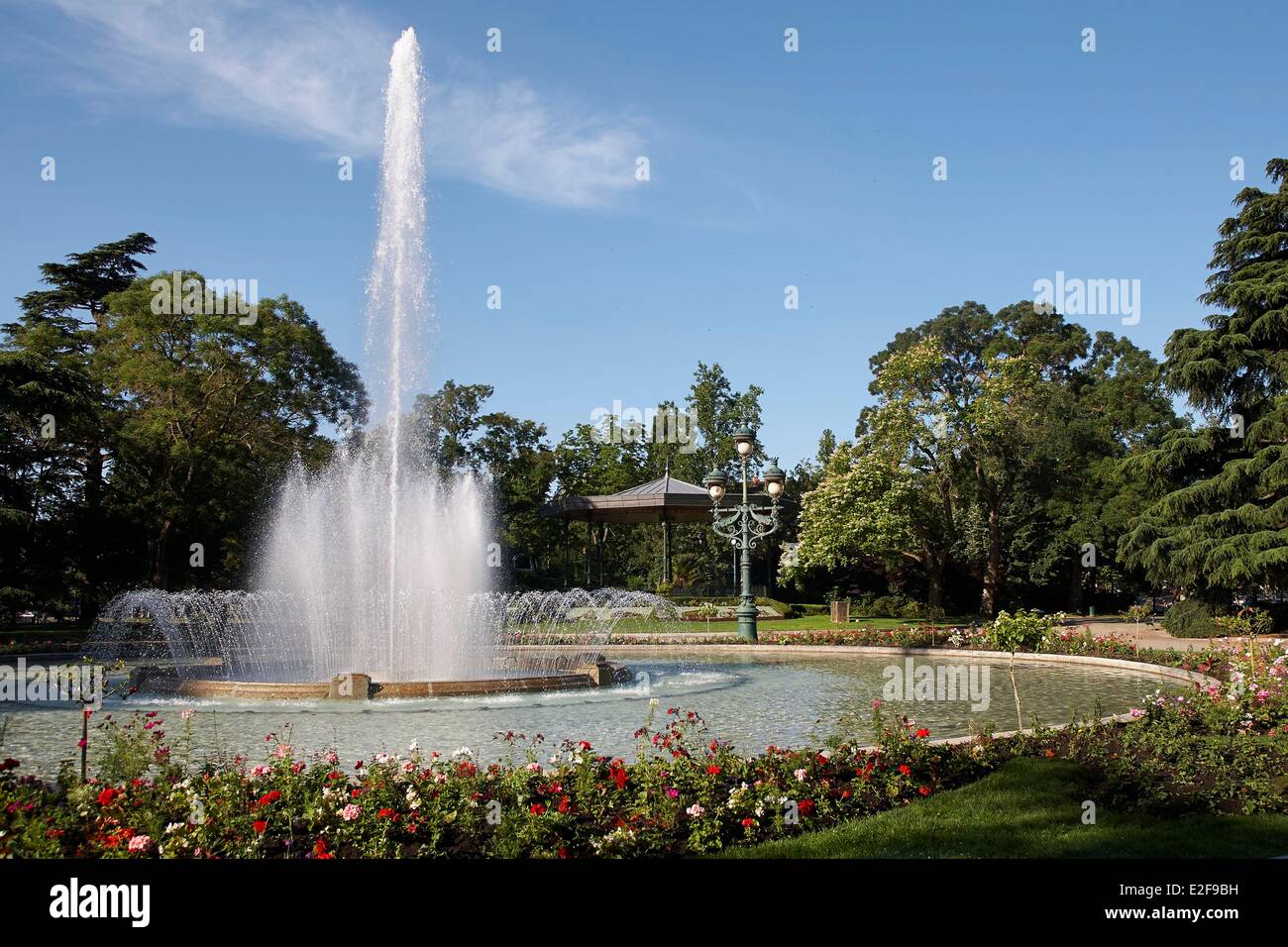 Grand basin rond hi-res stock photography and images - Alamy