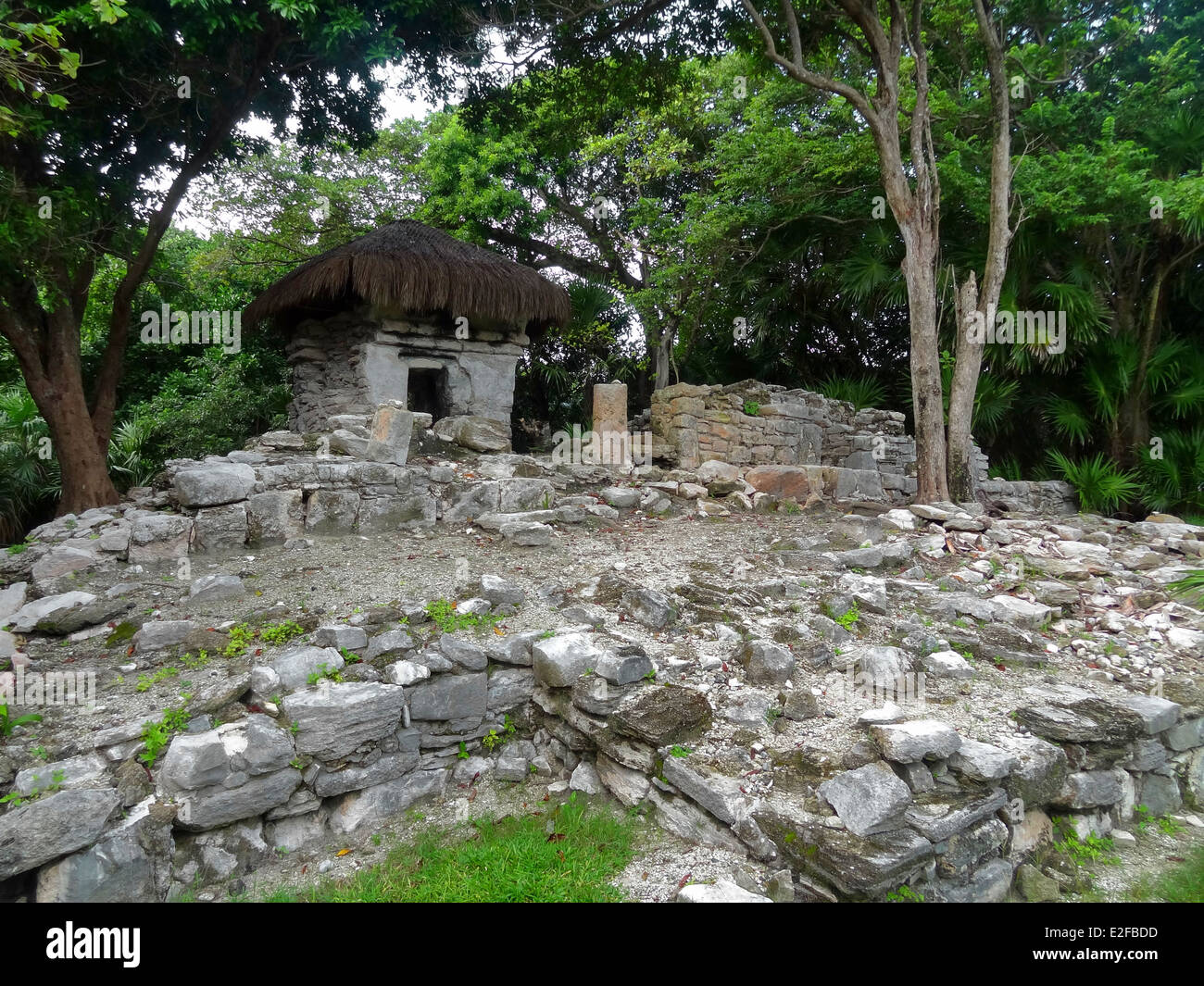 traditional maya hut near Playa del Carmen in Mexico Stock Photo - Alamy