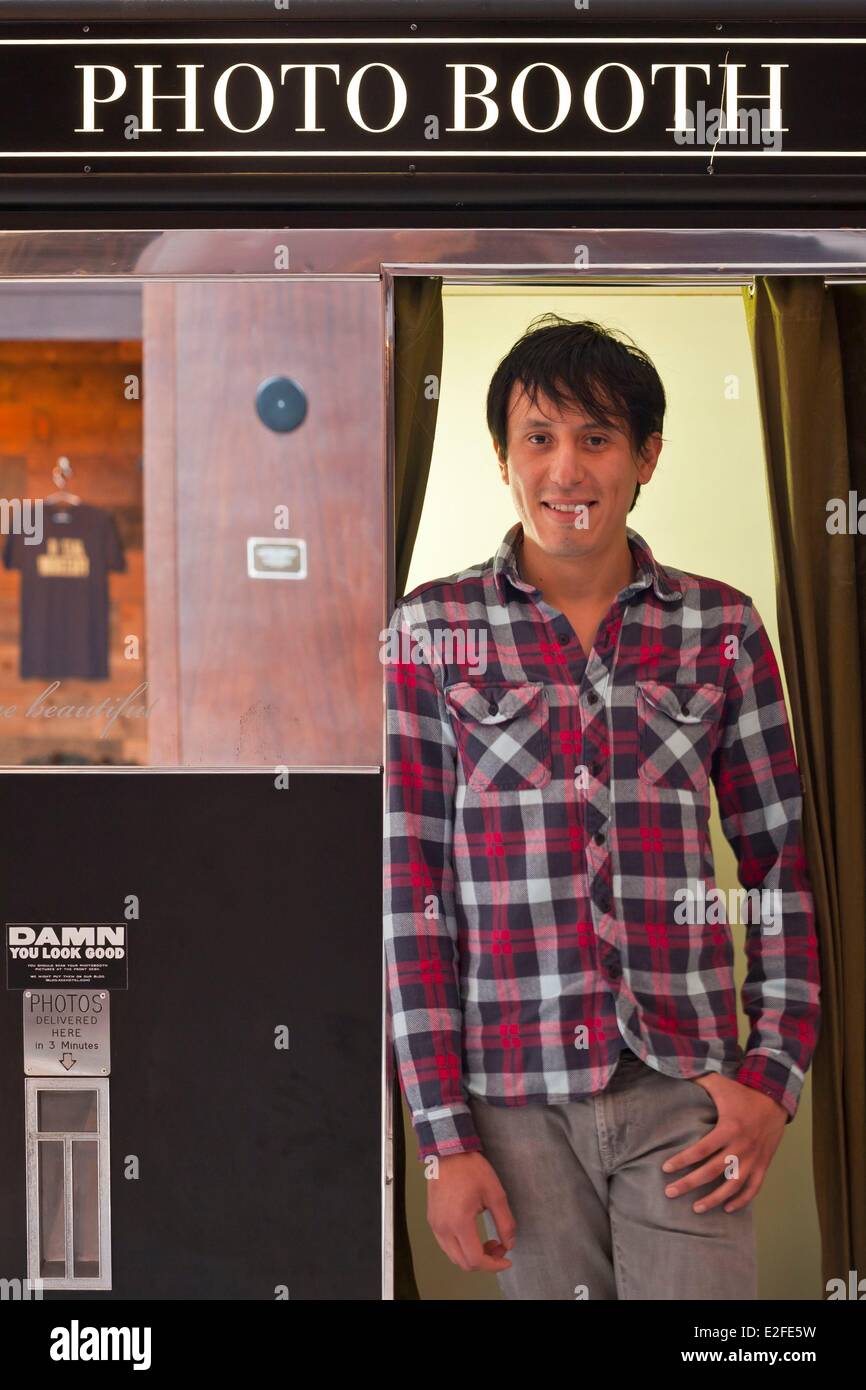 United States, Oregon, Portland, Ace Hotel, booth lobby with Sebastian ...