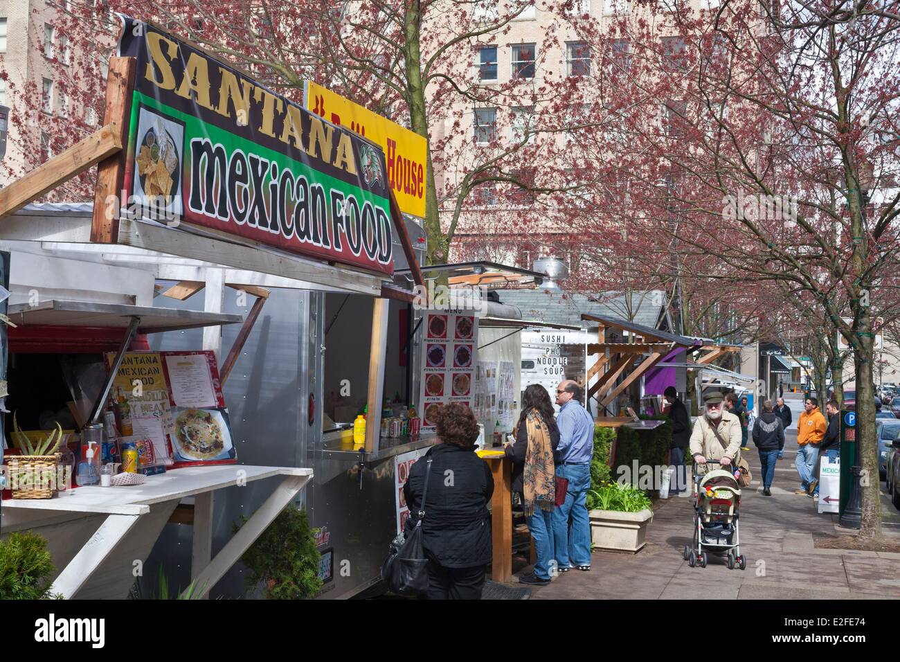 Portland oregon food trucks hi-res stock photography and images - Alamy
