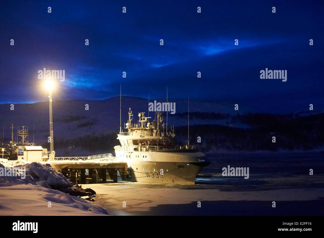 Norway, Finnmark County, Varanger peninsula, Winter, polar night ...