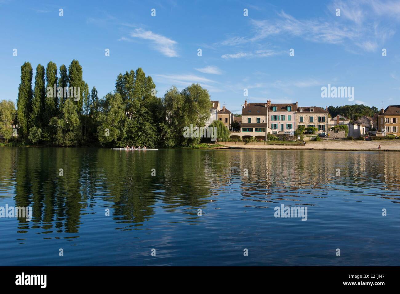 France, Seine et Marne, Thomery, the harbour district and the ...