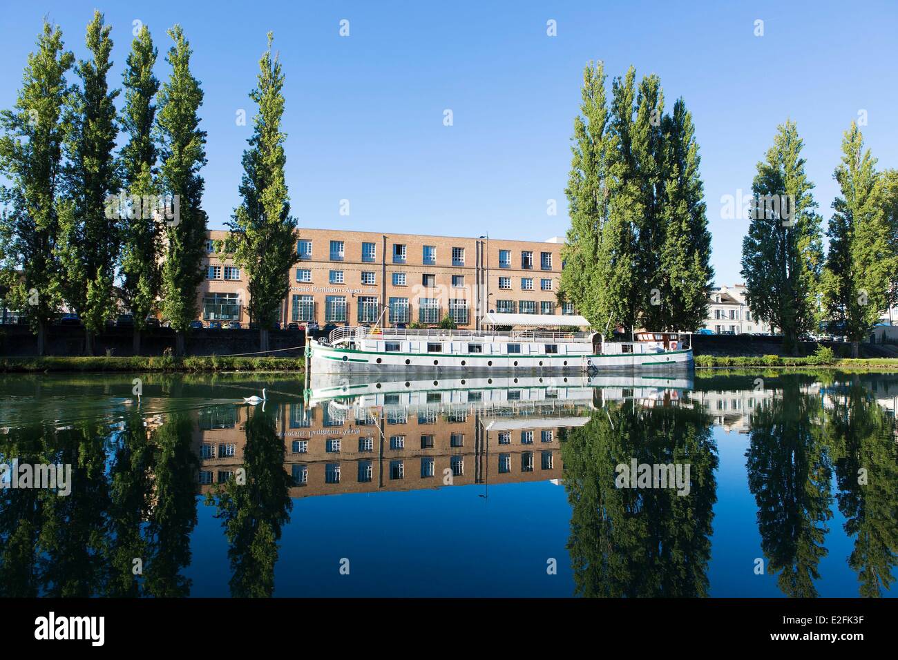 France, Seine et Marne, Melun, the Seine river, the Seine river and ...