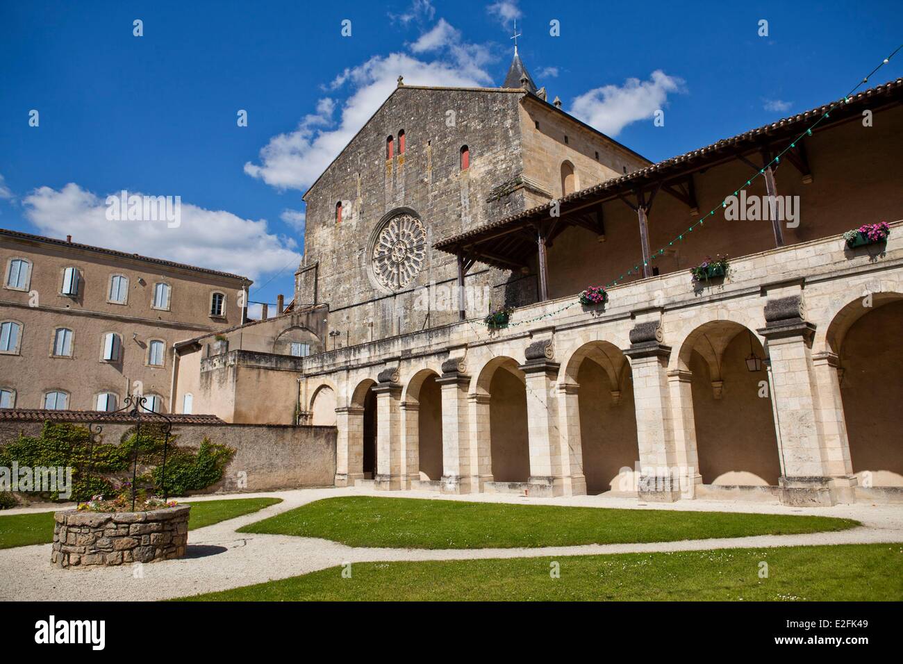 La reole hi-res stock photography and images - Alamy