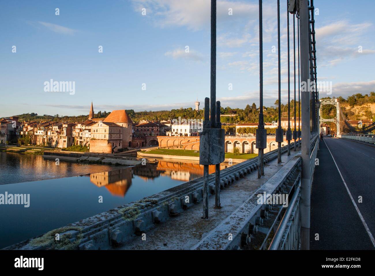 france-haute-garonne-villemur-sur-tarn-stock-photo-alamy