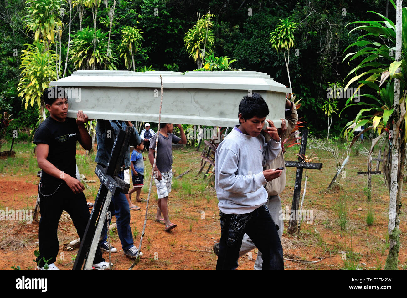 Phone call - Funeral in Industria - PANGUANA . Department of Loreto ...