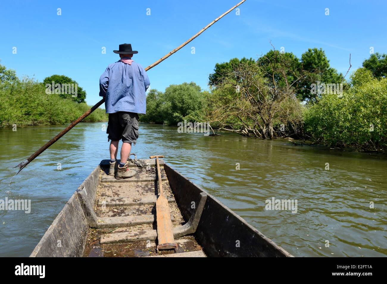 Flat bottom river boat hi-res stock photography and images - Alamy