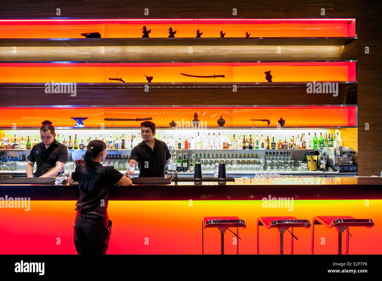 Thailand Bangkok Thai Long Table restaurant bar Stock Photo - Alamy