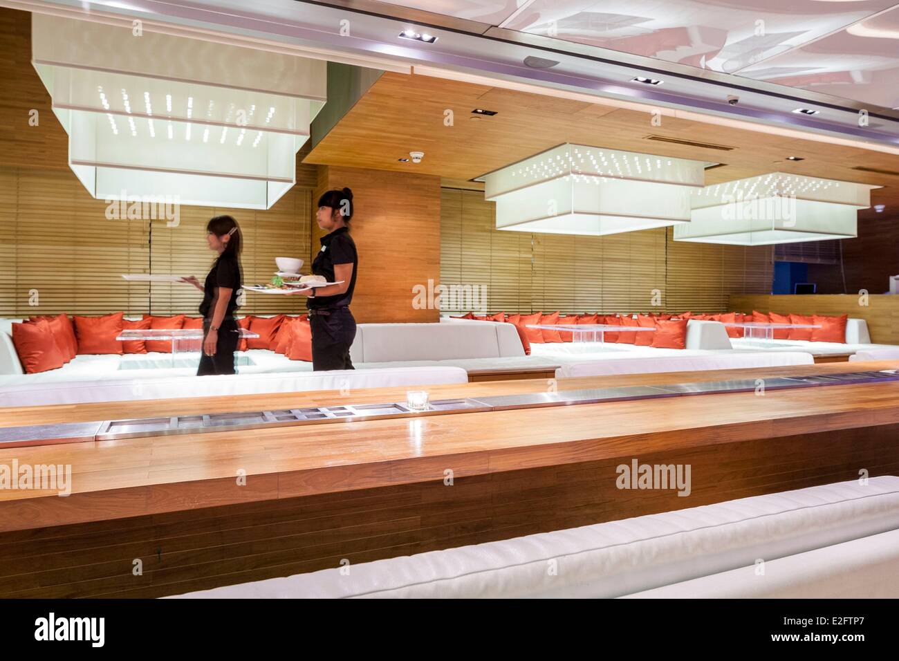 Thailand Bangkok Thai Long Table restaurant with a central table 25 ...