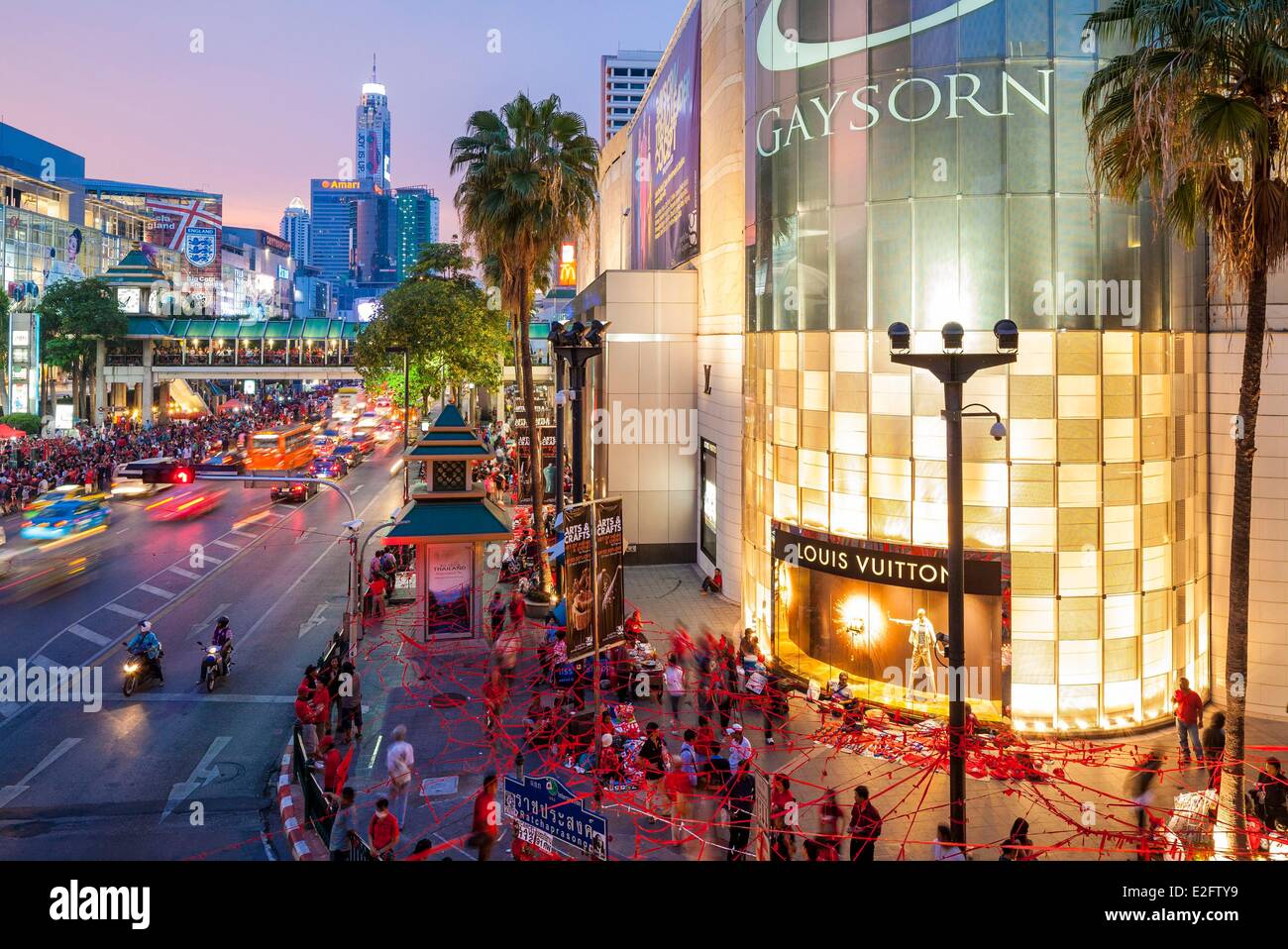Ratchaprasong shopping district hi-res stock photography and images - Alamy