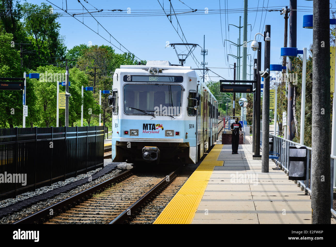 Baltimore Light Rail vehicle on BWI to Hunt Valley Line, Nursery Road ...