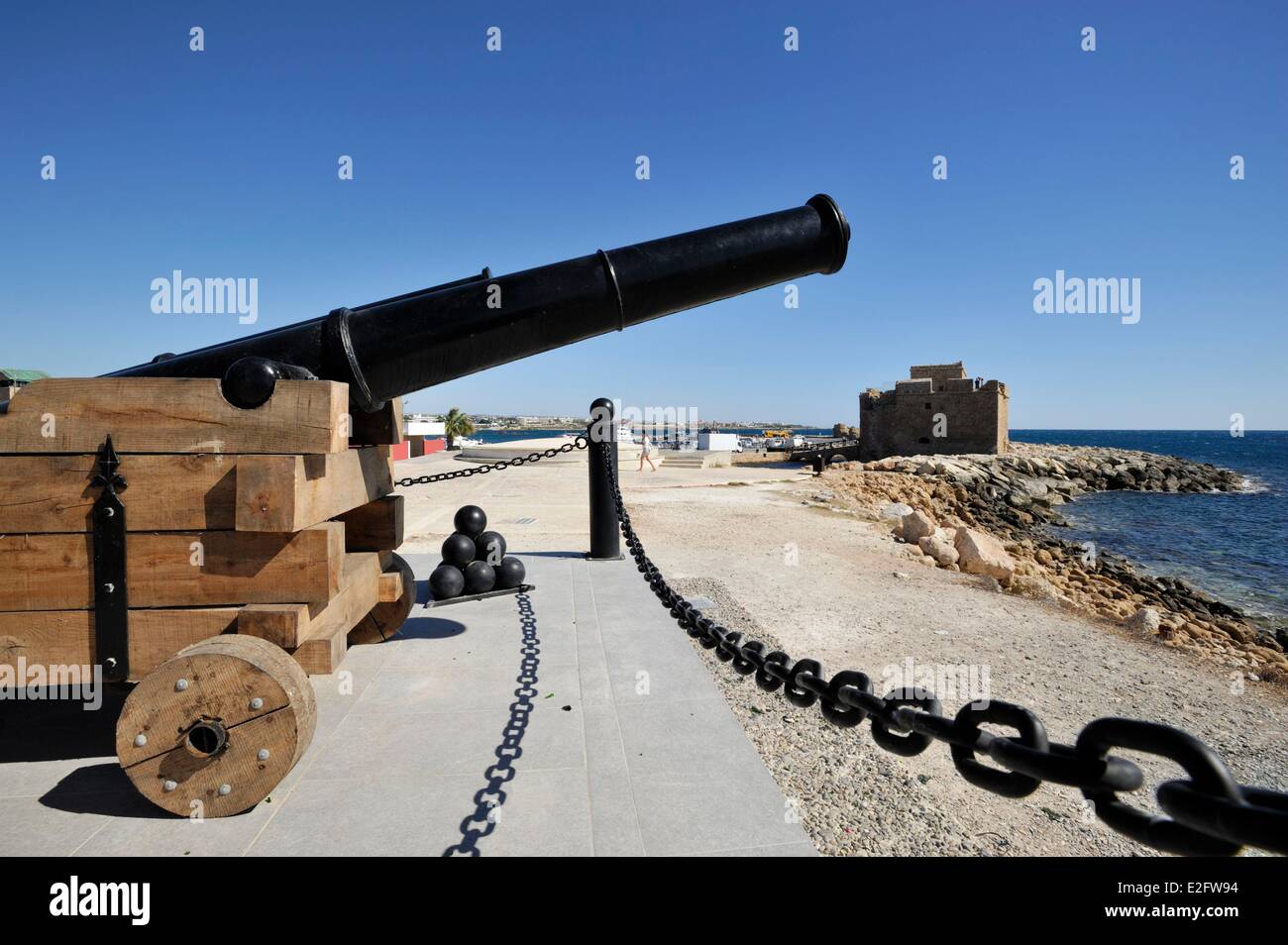 Paphos fort hi-res stock photography and images - Alamy