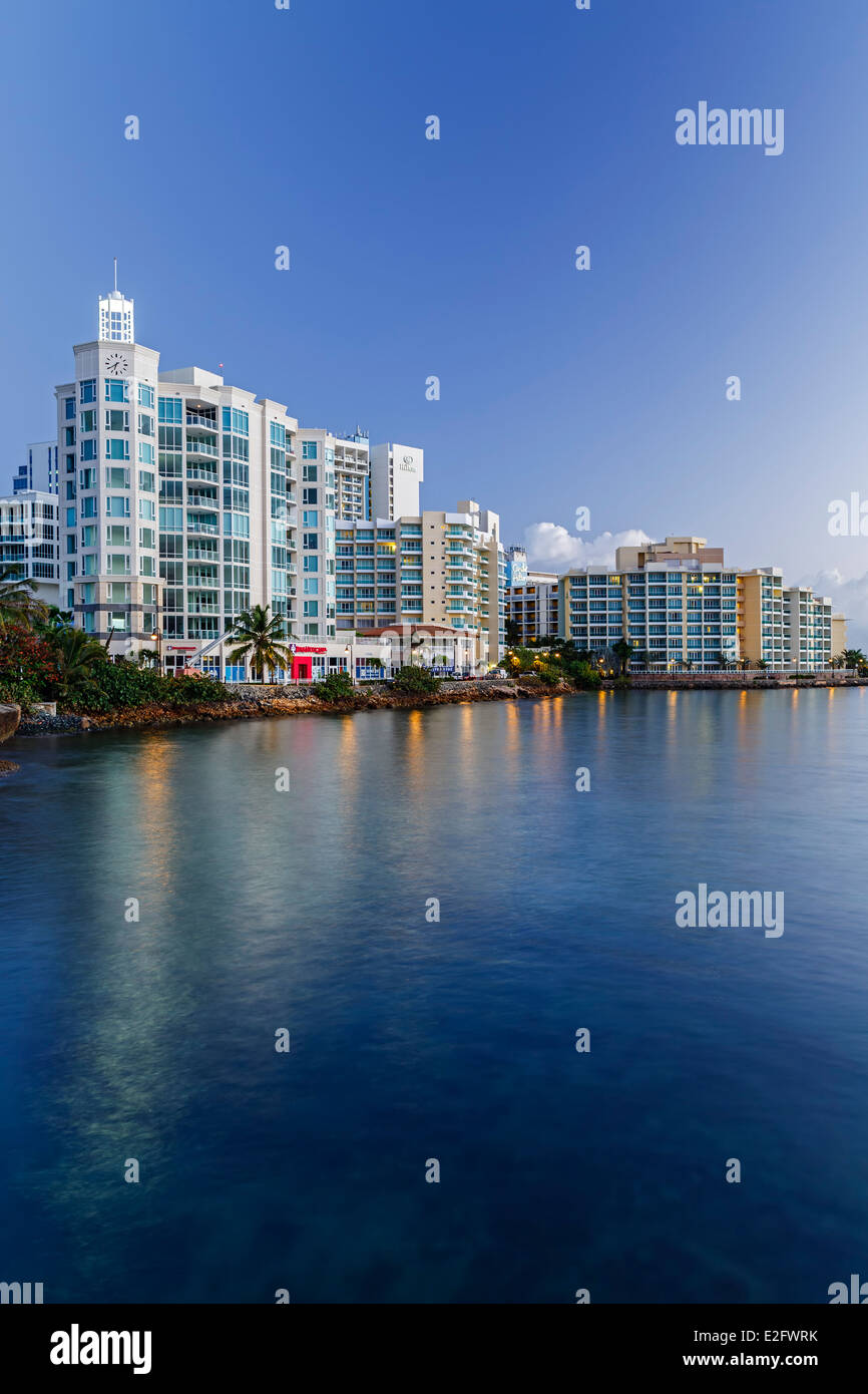 Lagoon skyline hi-res stock photography and images - Alamy