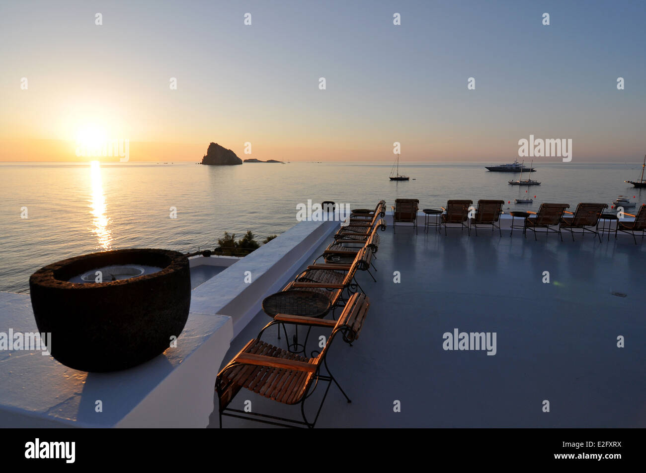 Background raya hi-res stock photography and images - Alamy