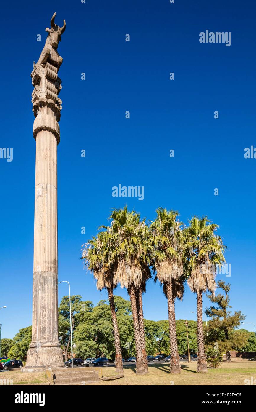 Columna del templo persa hi-res stock photography and images - Alamy
