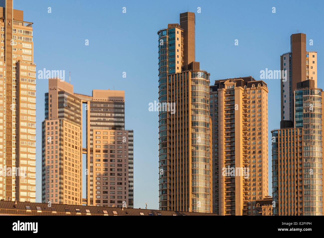 2000s architecture hi-res stock photography and images - Alamy