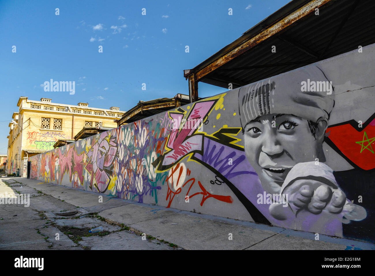 Face painting africa hi-res stock photography and images - Alamy