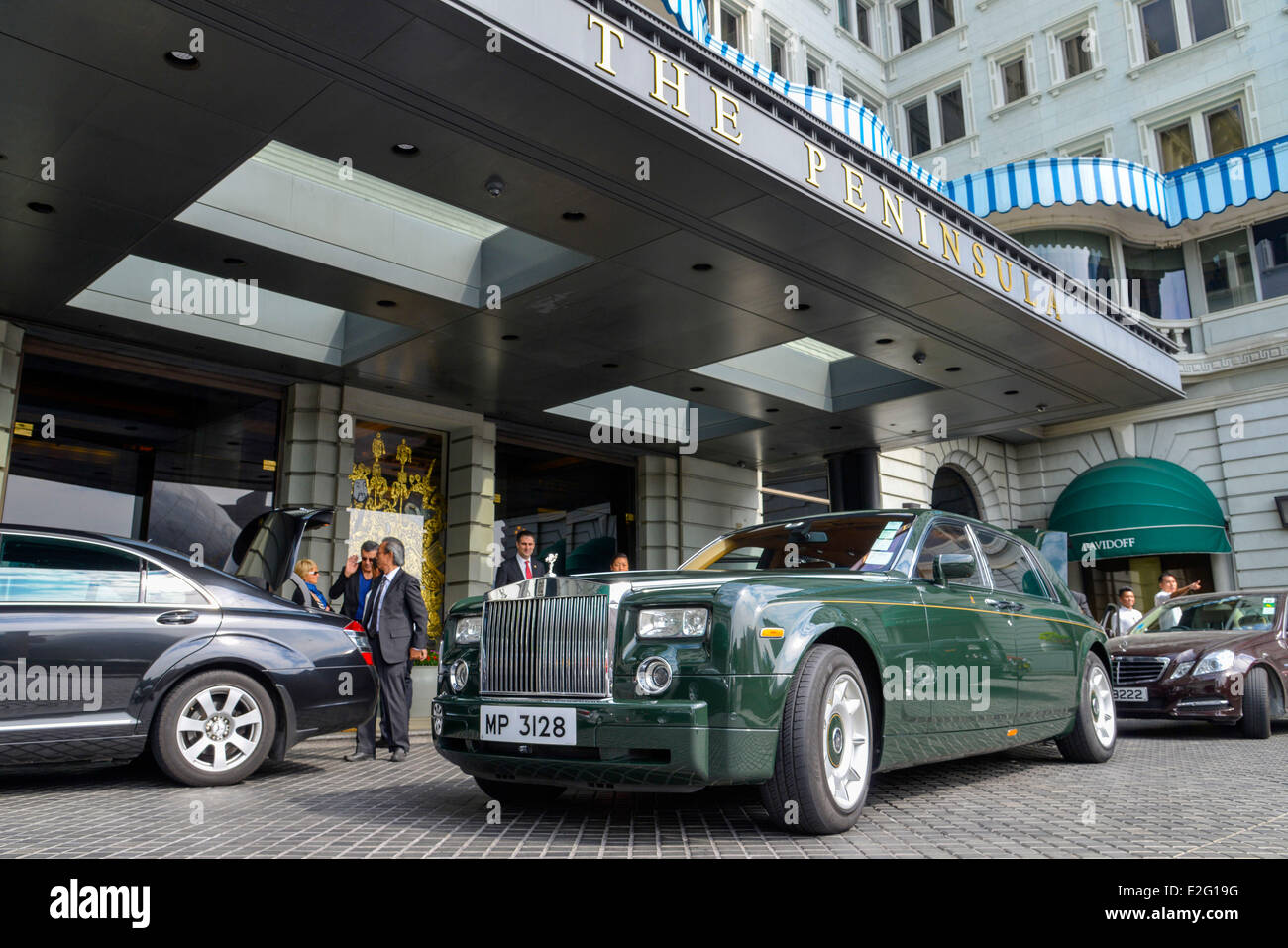 Hong kong hotel entrance hi-res stock photography and images - Alamy