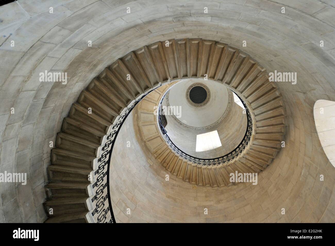 Vertigo film stairs hi-res stock photography and images - Alamy