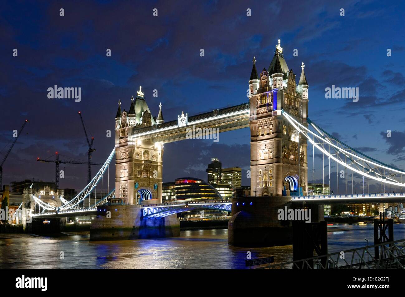 United Kingdom London Tower Bridge lift bridge crossing the Thames ...