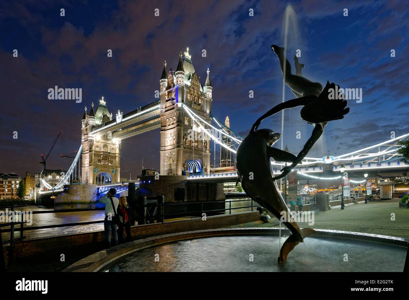 United Kingdom London Tower Bridge lift bridge crossing the Thames ...